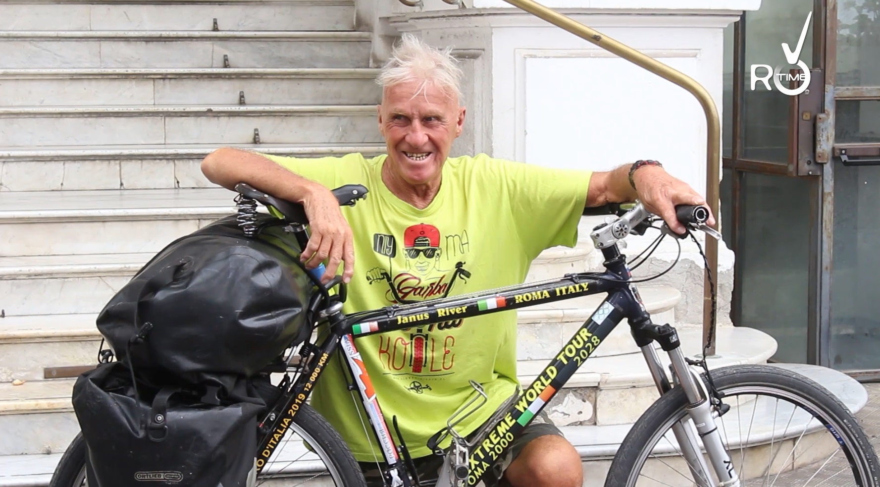 Janus River, a 80 anni in sella per girare il mondo