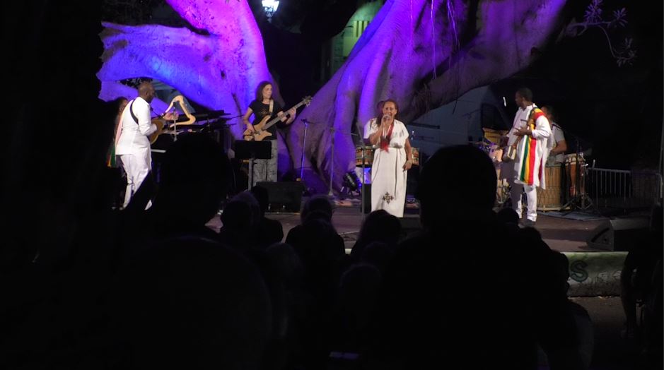 Il ritmo etiope degli Atse Tewodros Project fa vibrare la notte di ...